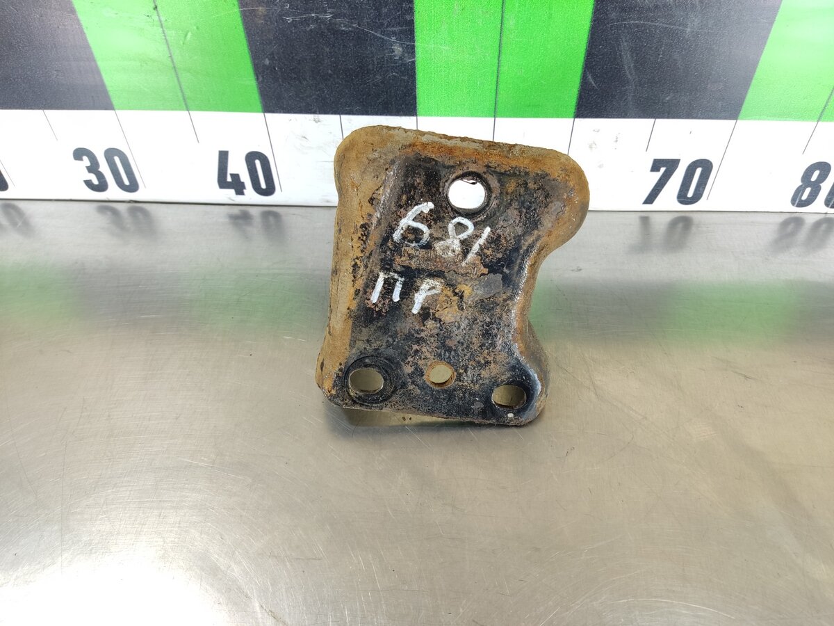 Кронштейн CHERY Amulet 2006-2012 A113301021