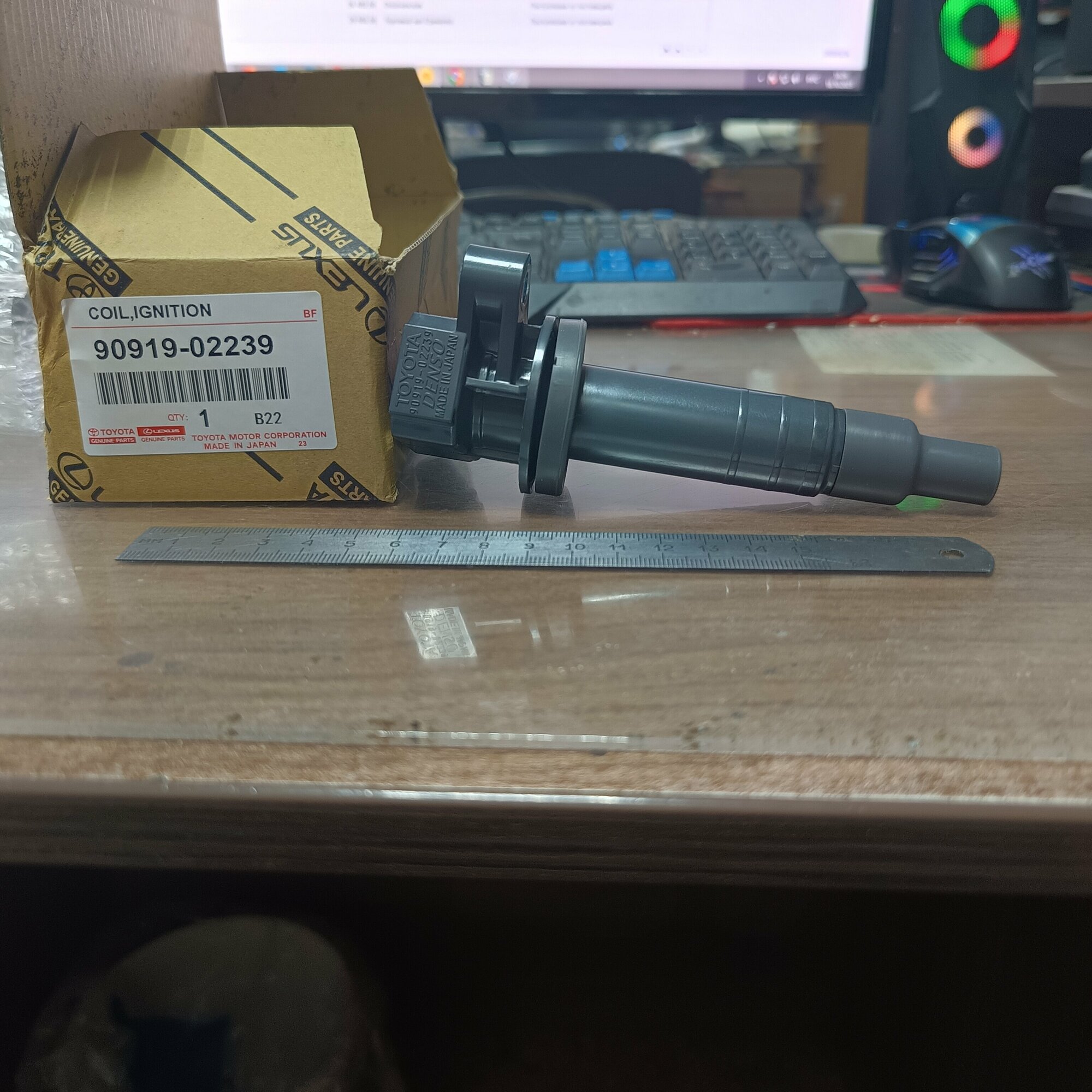 Катушка зажигания на свечу TOYOTA AVENSIS Corolla 1.6/1.8 YARIS 1.0 PEUGEOT "Toyota" (DENSO)