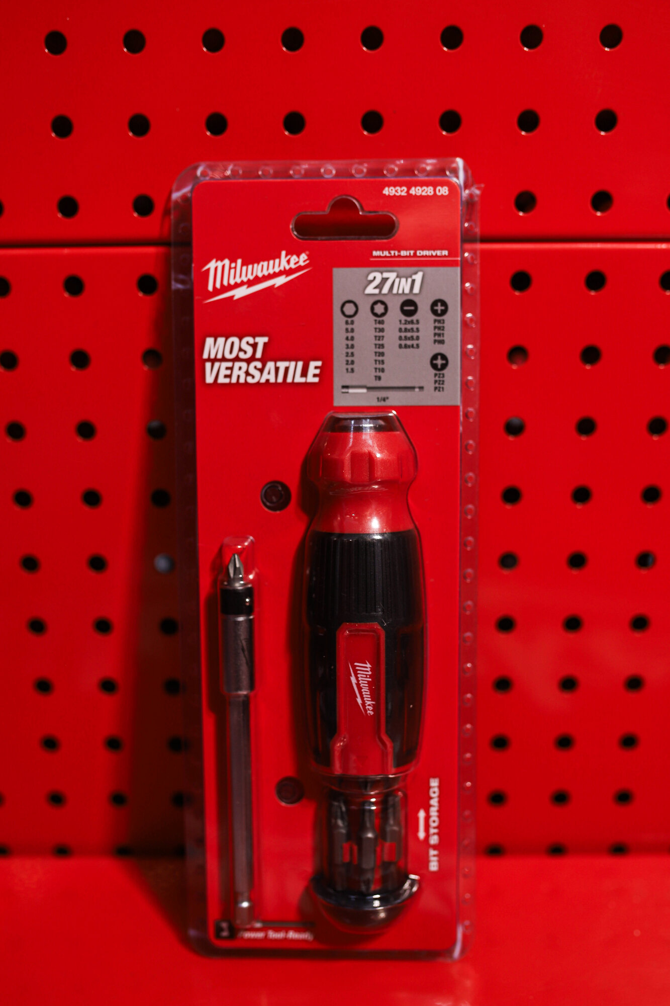 Отвертка универсальная 27 в 1 Milwaukee MULTI-BIT SCREWDRIVER
