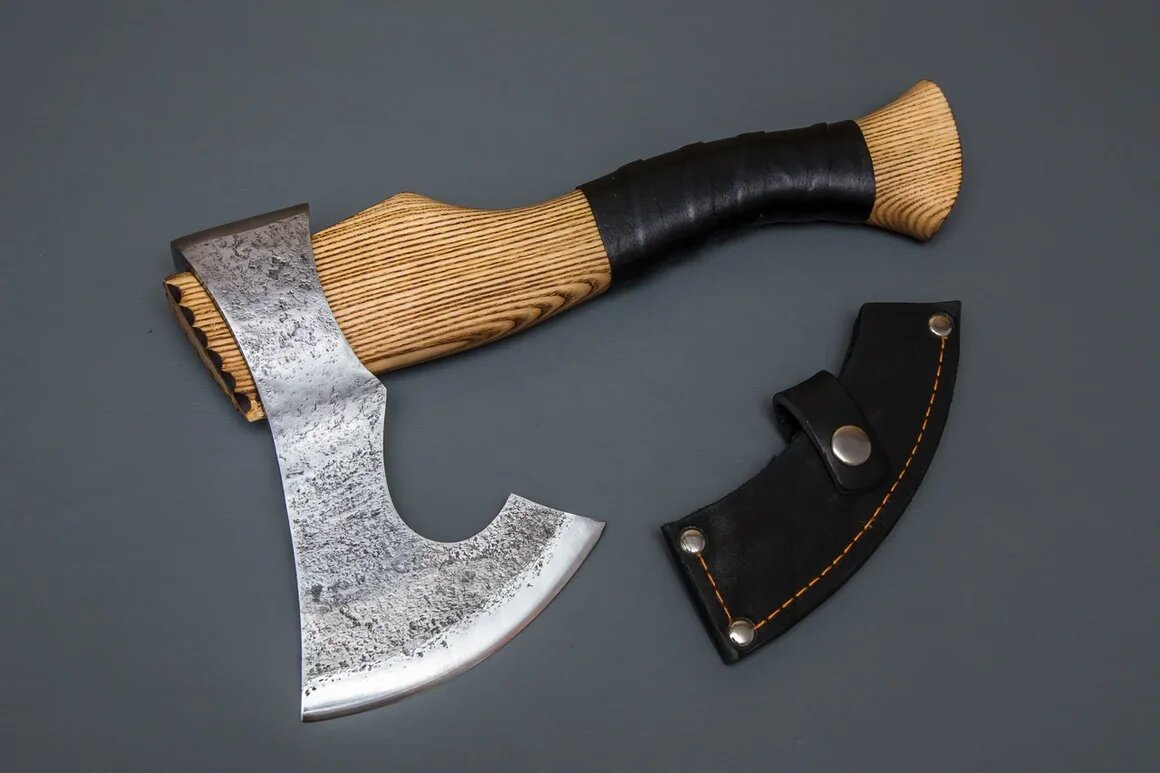 Топор из стали 9ХС «Лесник №2» ценные породы древесины