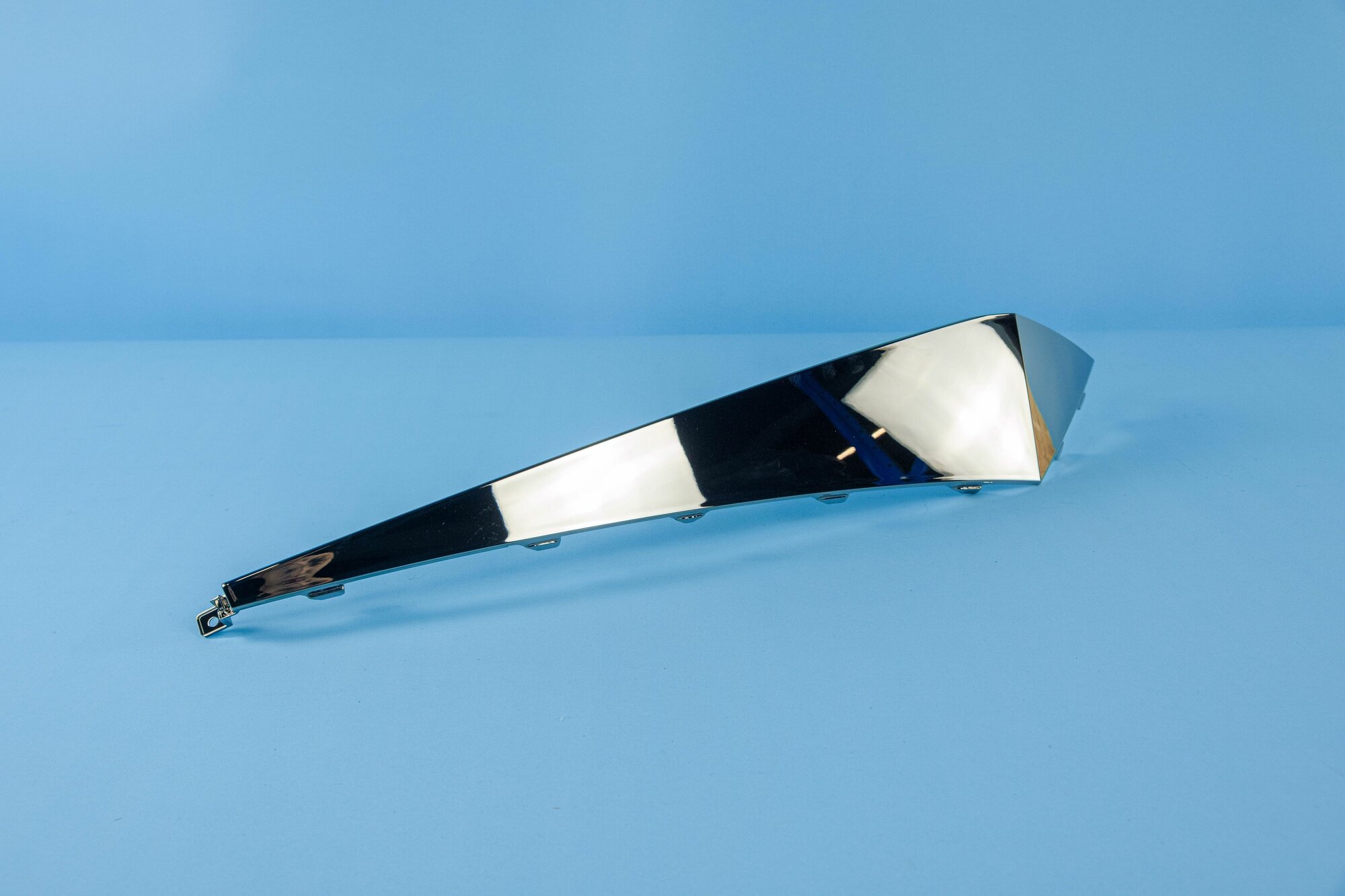 Молдинг бампера Хендай Элантра 7 Hyundai Elantra CN7 2020-2023 передний правый накладка в бампер декоративная