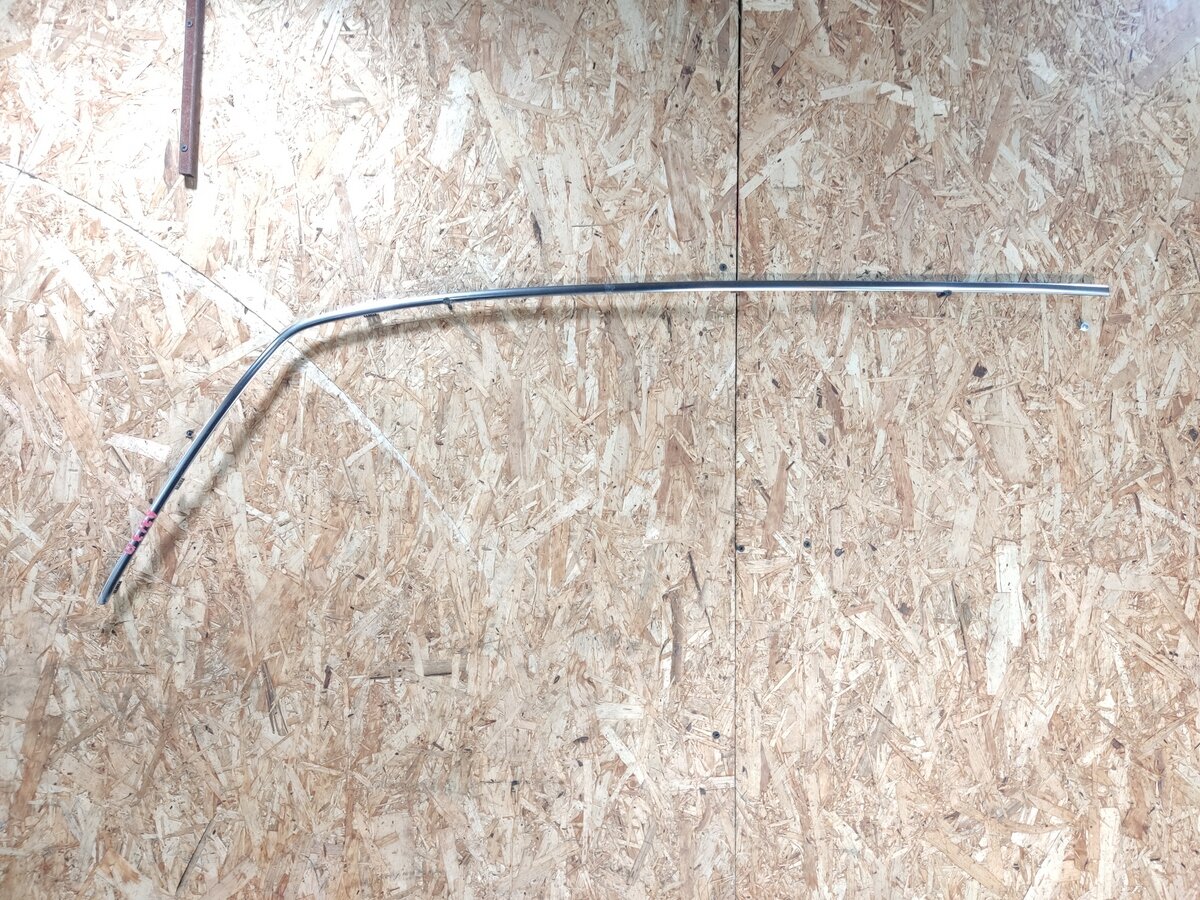 Молдинг стекла двери правой задней VOLKSWAGEN Phaeton 2002-2016 3D7839542D