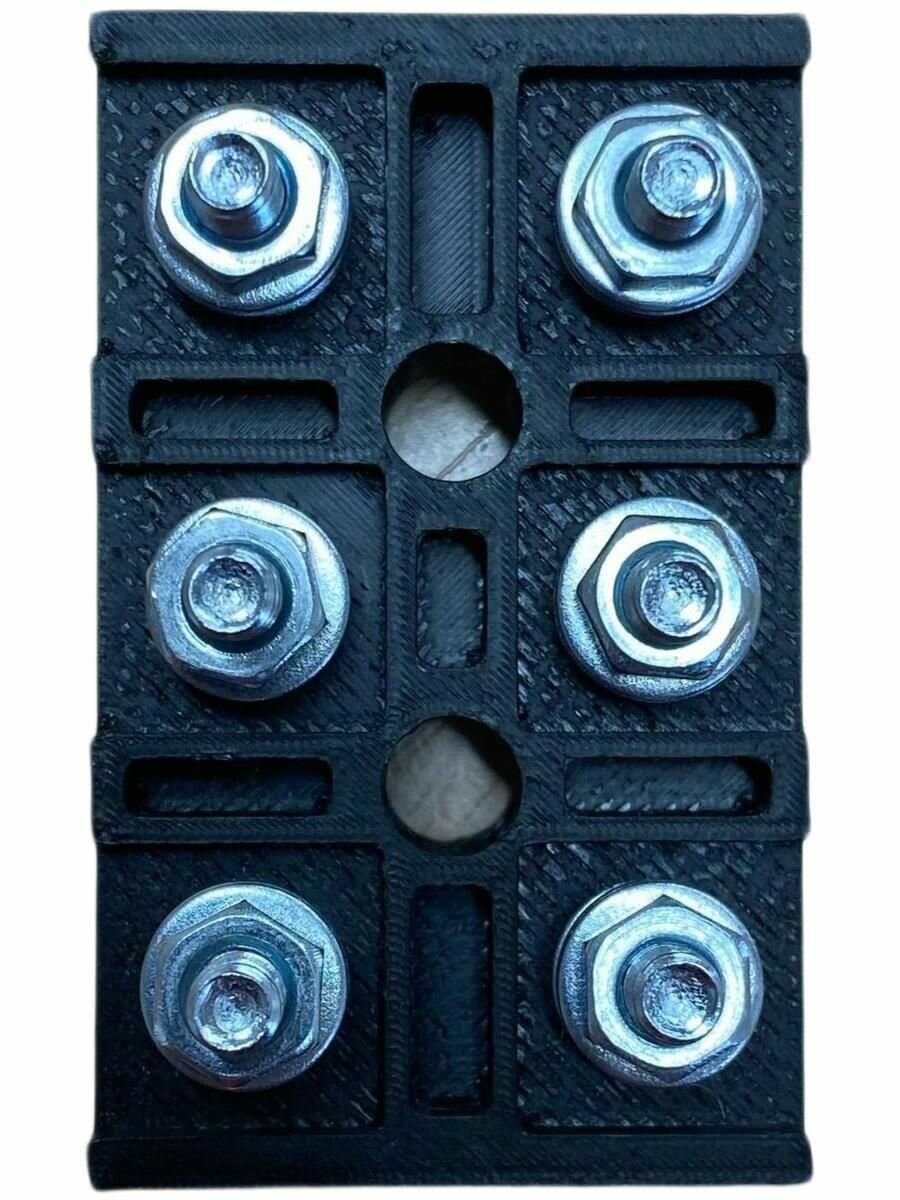 Колодка клеммная для электродвигателя, 51мм х 31мм.