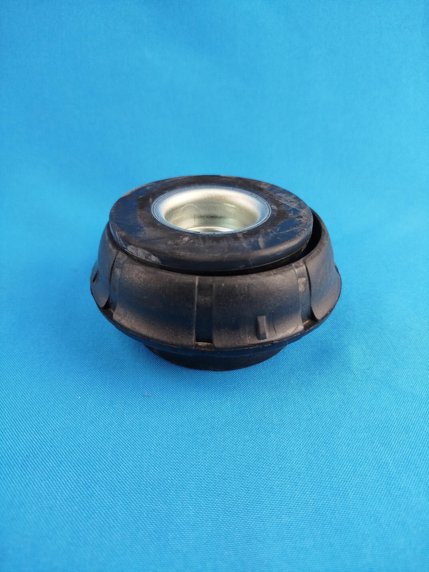 Опора передней стойки "Люстра" (к-т) "PILENGA" для а/м Ларгус, Renault Logan, Sandero, Duster