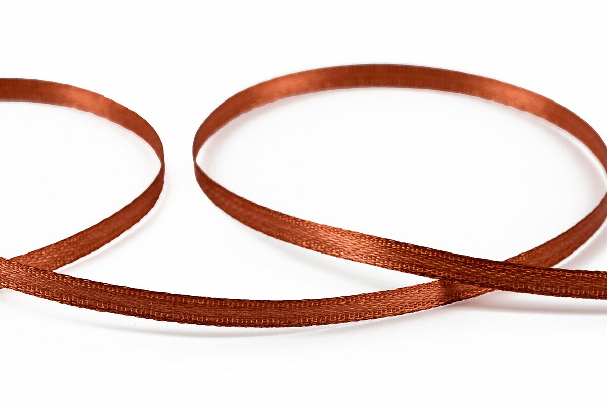 Лента атласная 3 мм (1/8 ") Gamma AL-3P двухстор. 91.4 м №031 т-коричневый