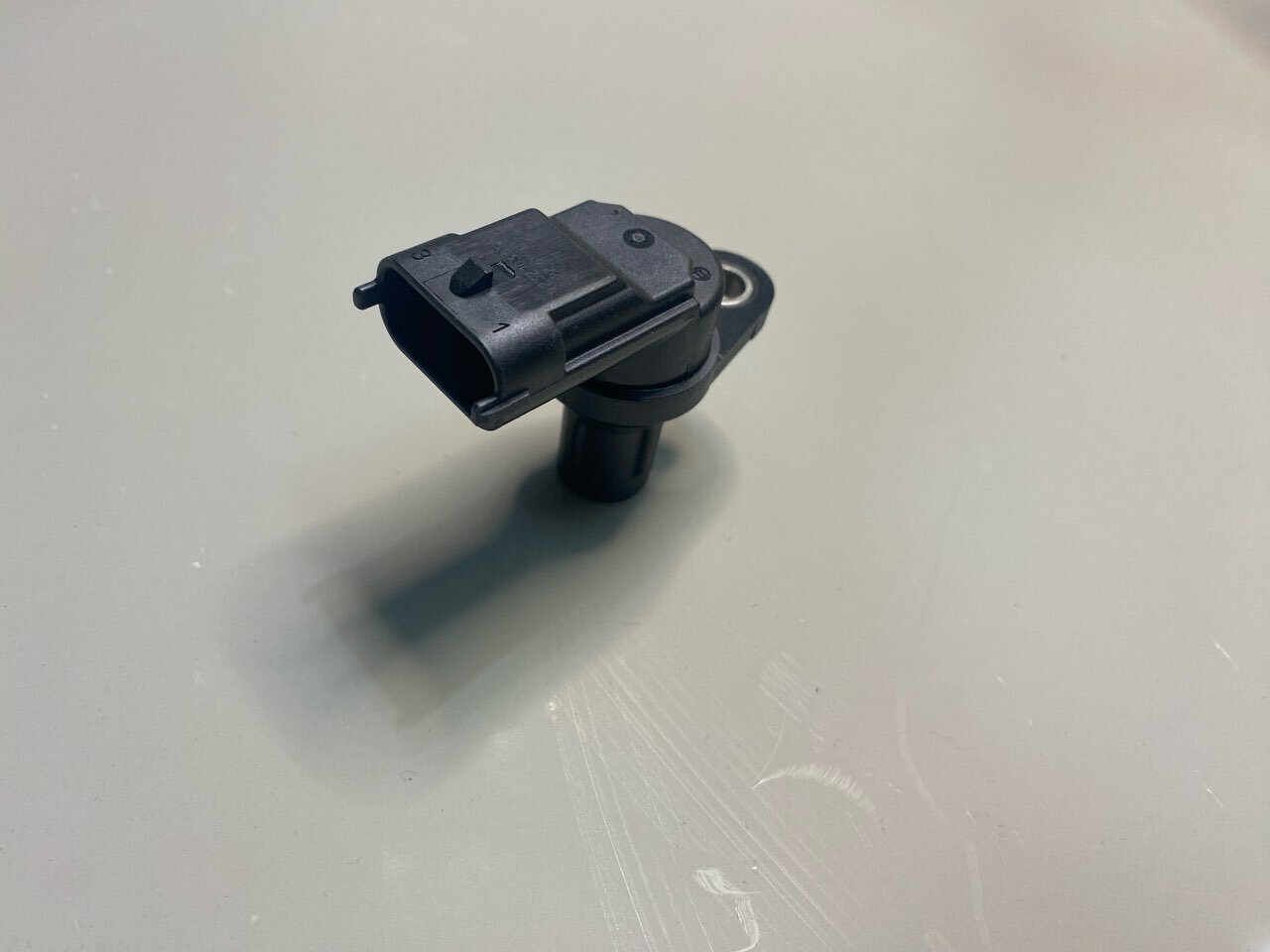 Датчик положения распредвала (фаз) BOSCH Chery Indis [1.3 16V 5AMT хетчбэк]