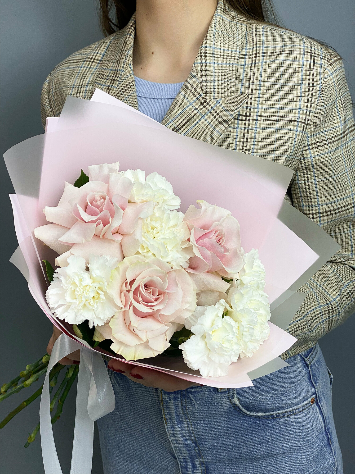 Букет с французскими розами и диантусами. Букет 119 Florish