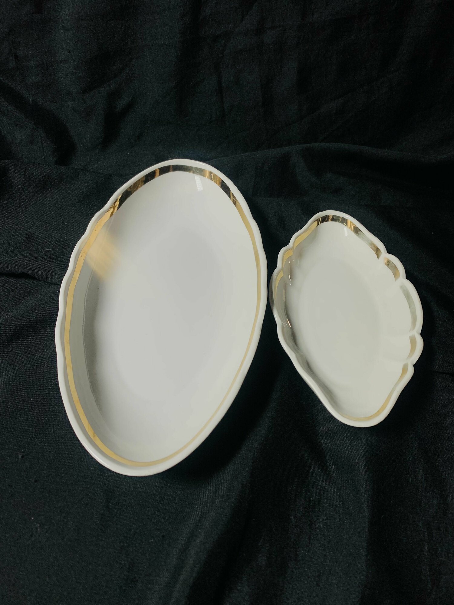 Два фарфоровых блюда