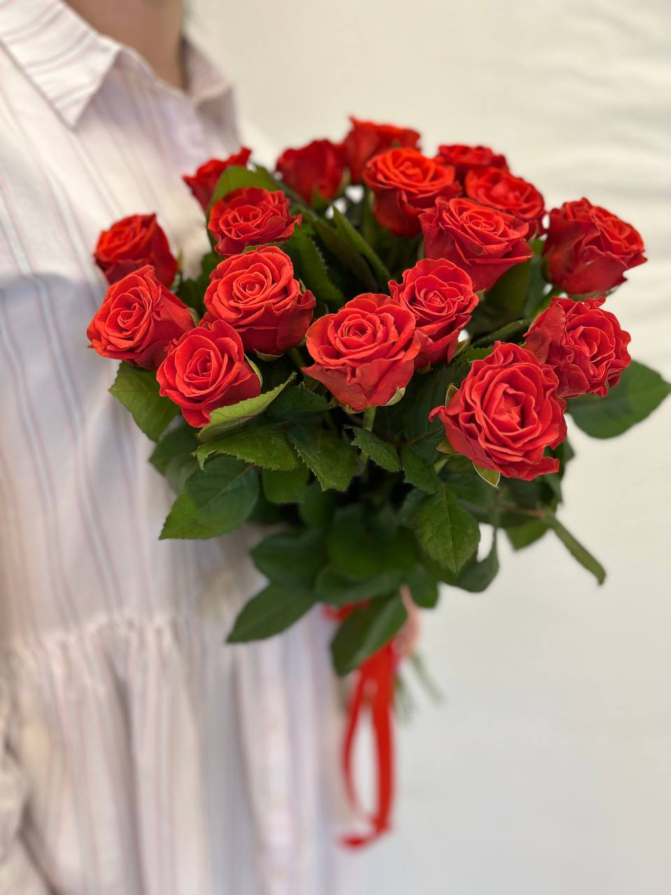 Букет Romashka «Эльторо», розы, алые, 21 цветок, высота 50 см