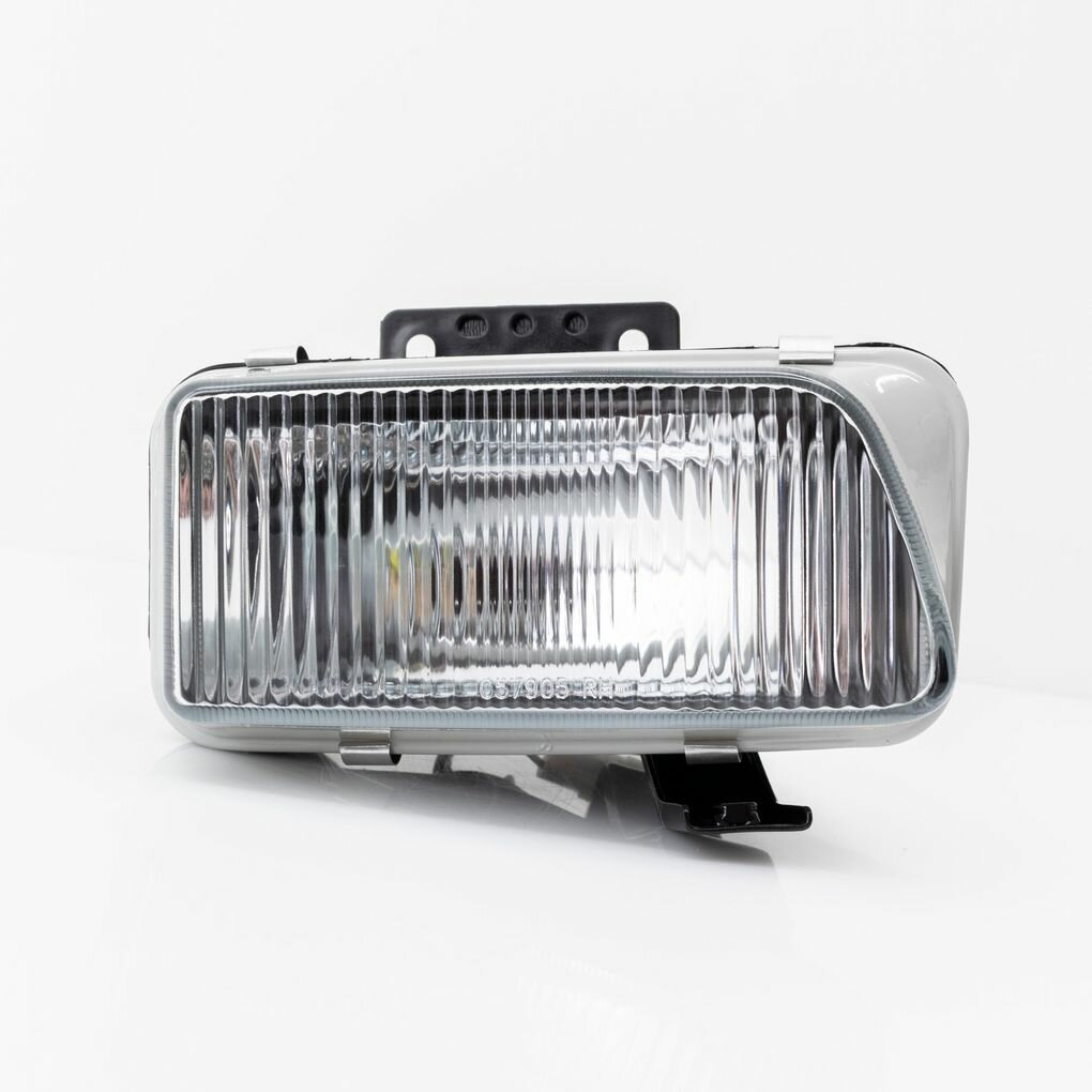 Туманка ISUZU ELF 2008-2012 г правая, AUTODEPO