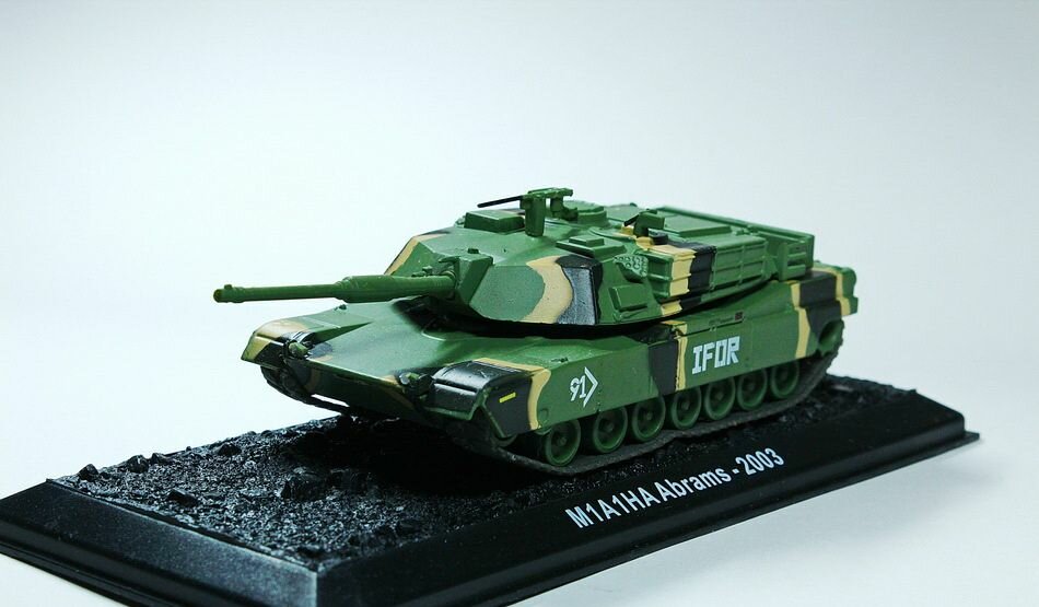 Масштабная модель 1/72, танк ABRAMS M1A1HA 2003г.