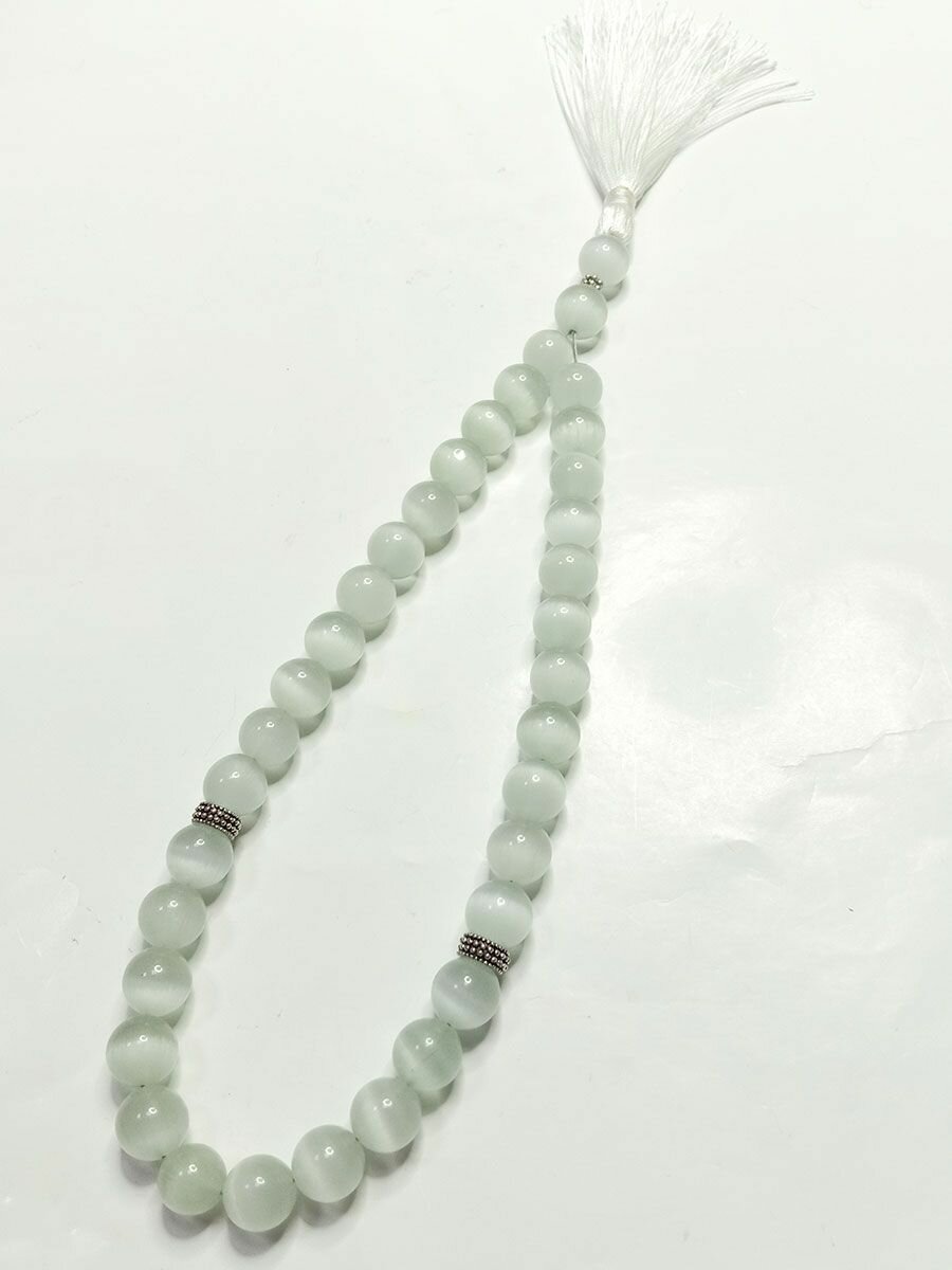 Мусульманские четки из кошачьего глаза, 33 бусины, диаметр 10 мм. в подарочной коробке.