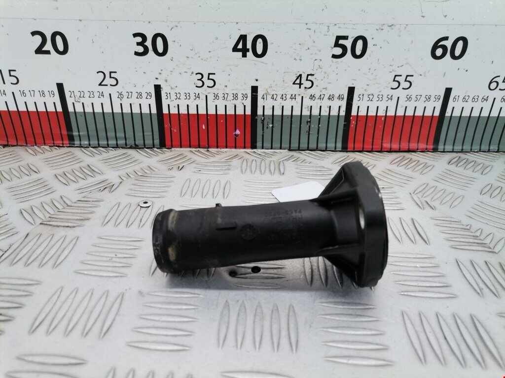 Корпус термостата Volkswagen Caddy 2 038121121 арт. 1902916