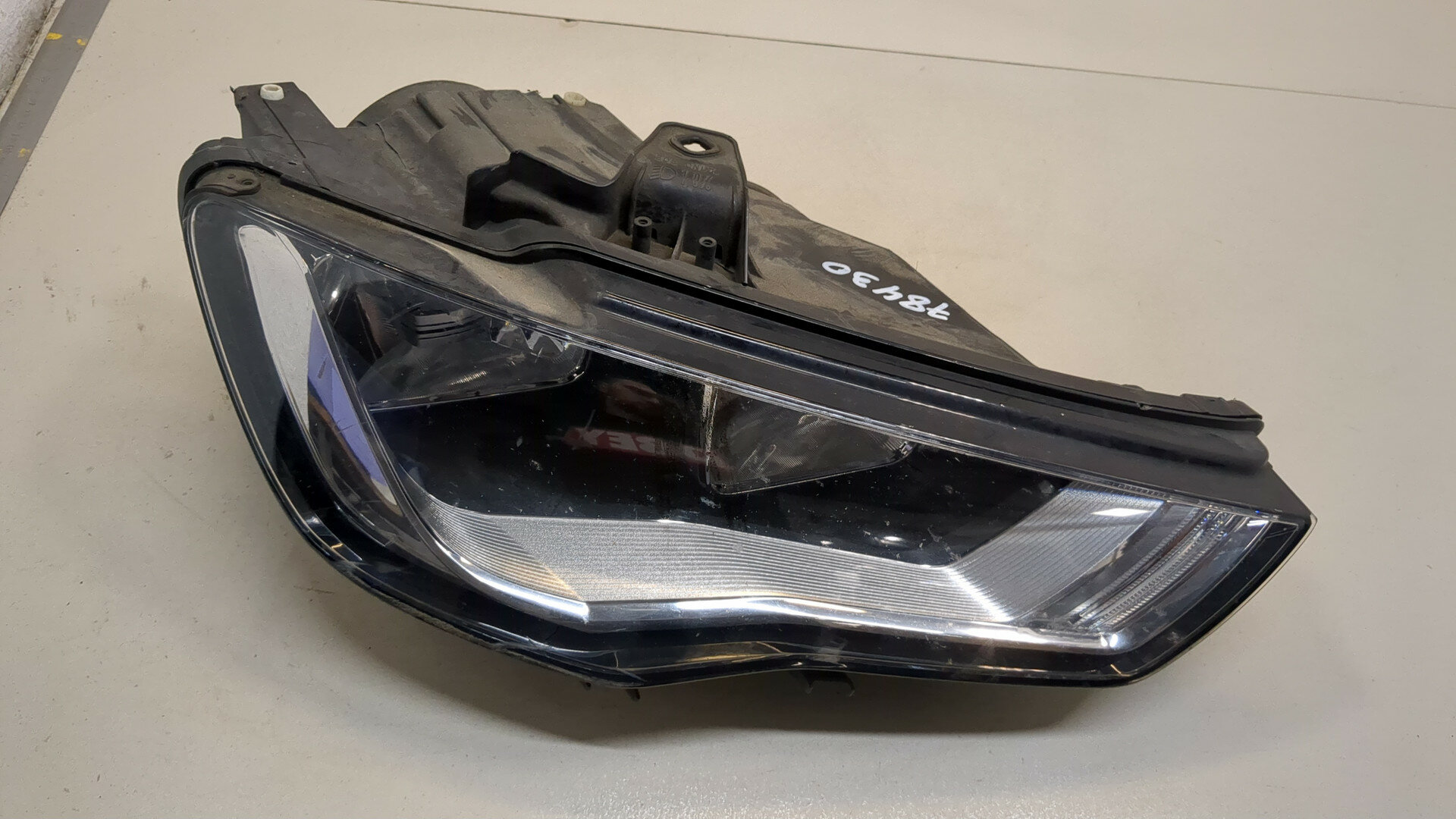 Фара (передняя) правая Audi A3 (8V) Б/У