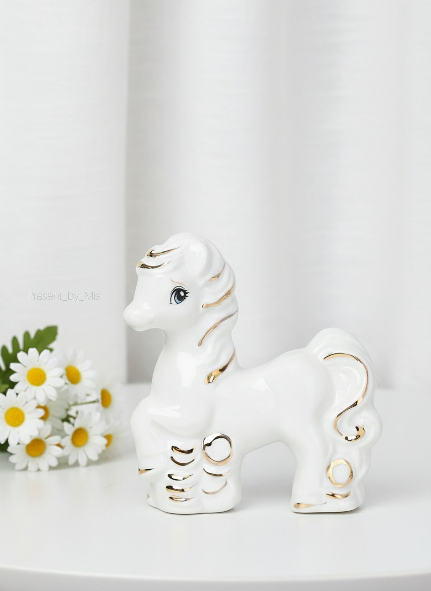 Декоративная статуэтка «Лошадка Милашка с золотом», 9х3х10 см.