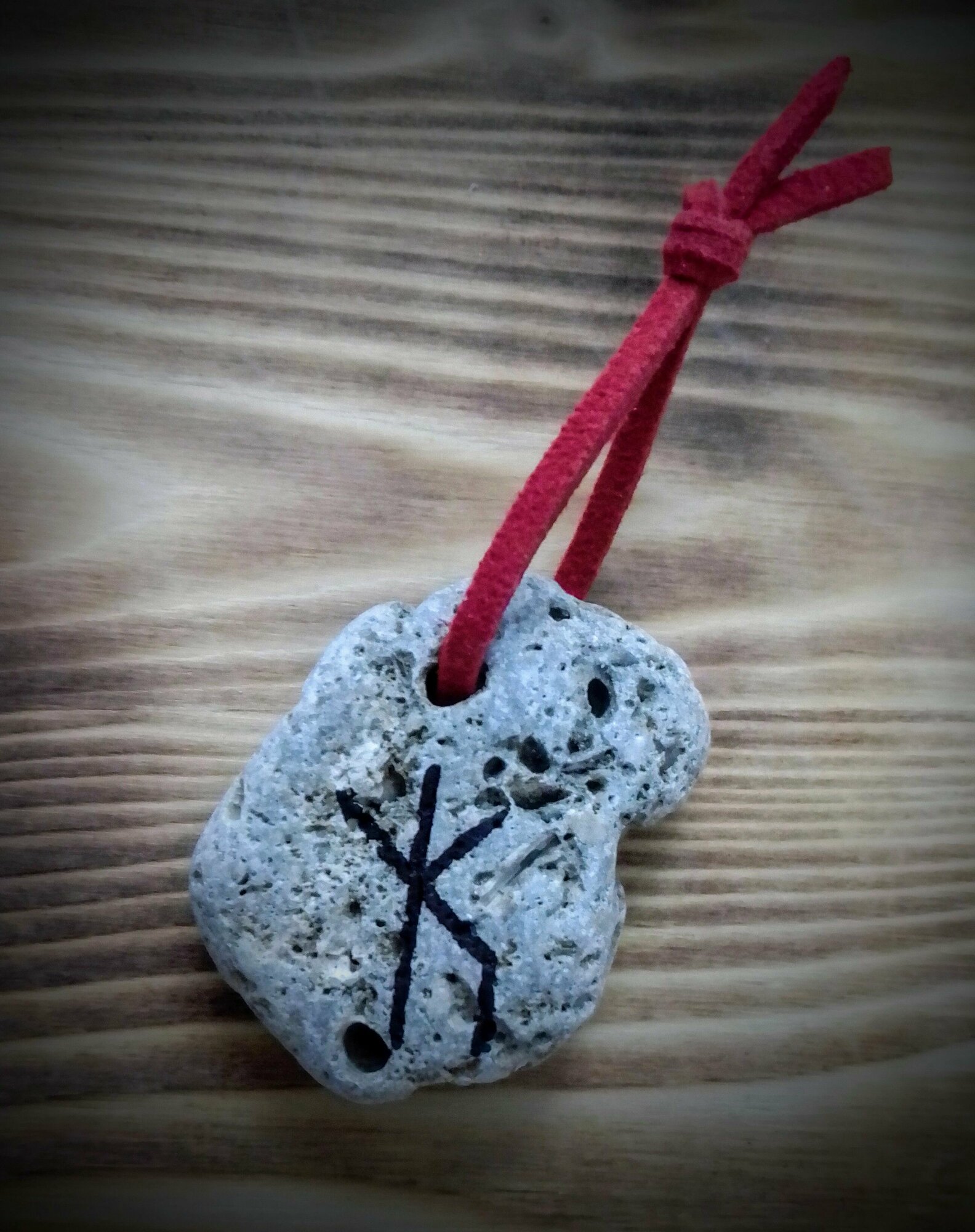 Оберег для дома "Защита от завистников и привлечение богатства" Камень куриный бог