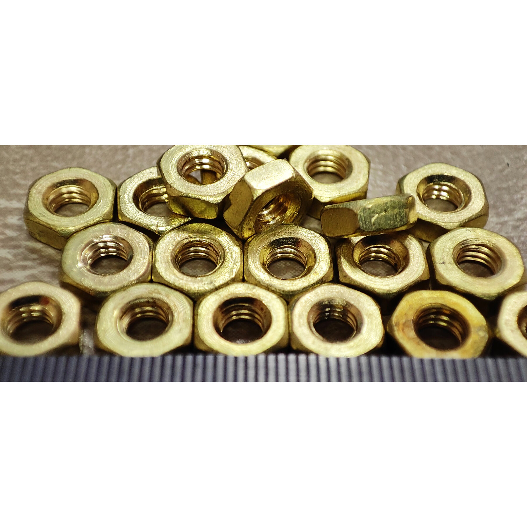 Миниатюрные шестигранные гайки с диаметром резьбы М2.5, латунь, 20 шт