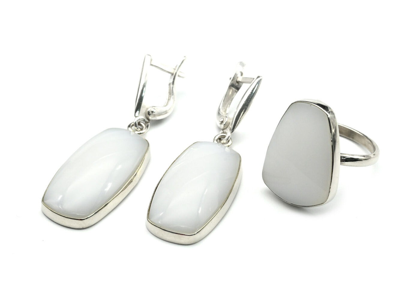 Комплект бижутерии: серьги, кольцо, кахолонг