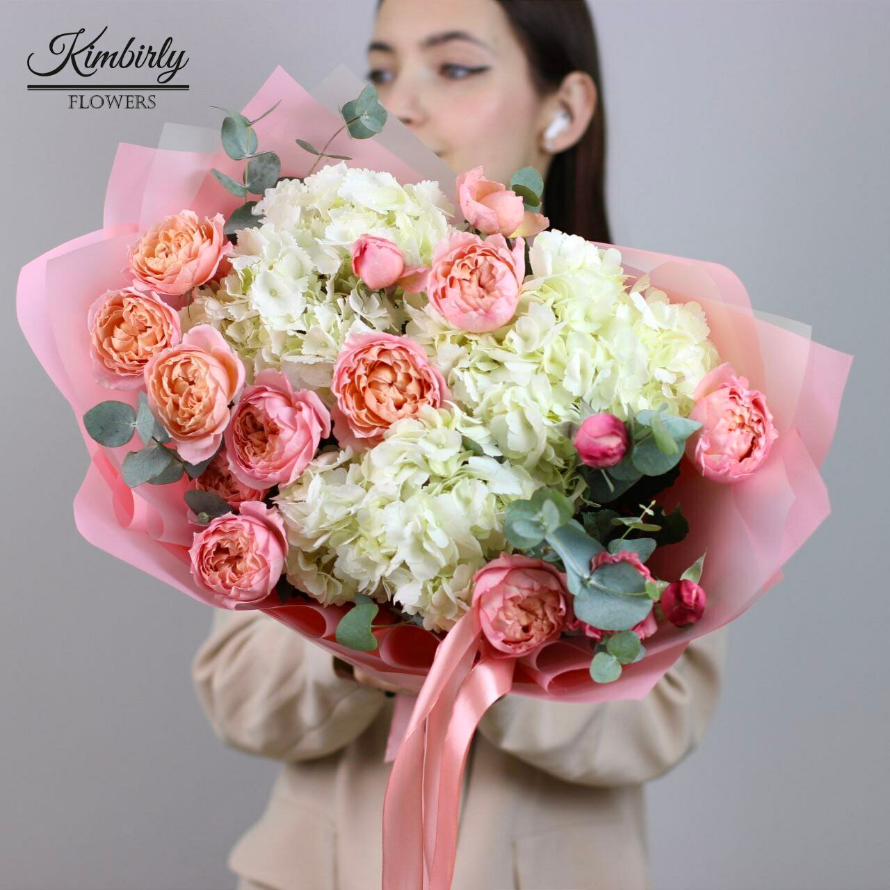 Букет живых цветов из роз, гортензий, эвкалипта, цвет розовый, белый, кустовые пионовидные розы Джульетта арт 285