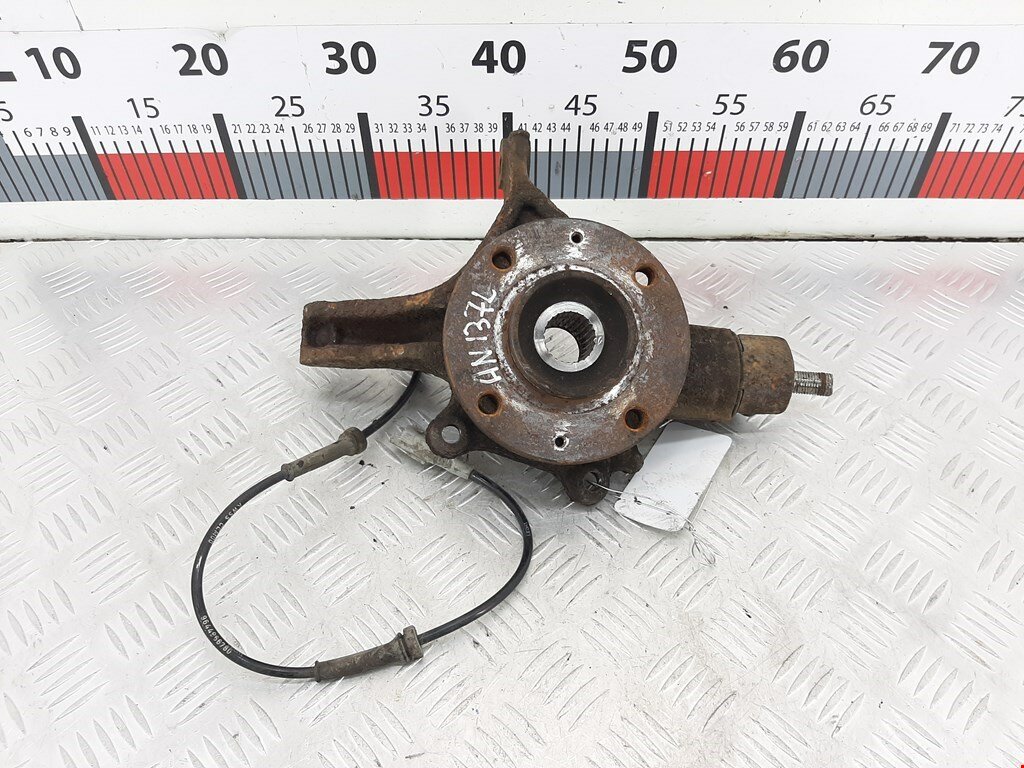 Ступица (кулак цапфа) передняя левая Peugeot 307 364696 арт. 1811712