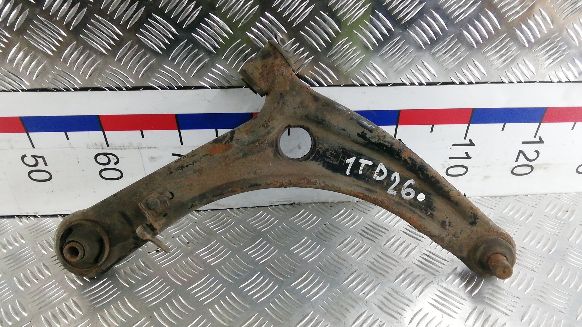 Рычаг передний нижний правый CITROEN C-CROSSER