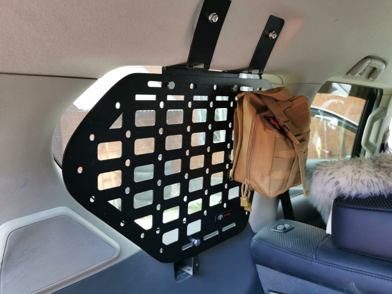 Боковые оконные панели багажника УАЗ Патриот