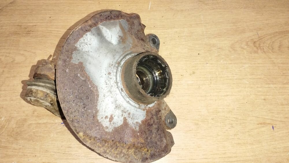 Кулак передний правый Daewoo Matiz