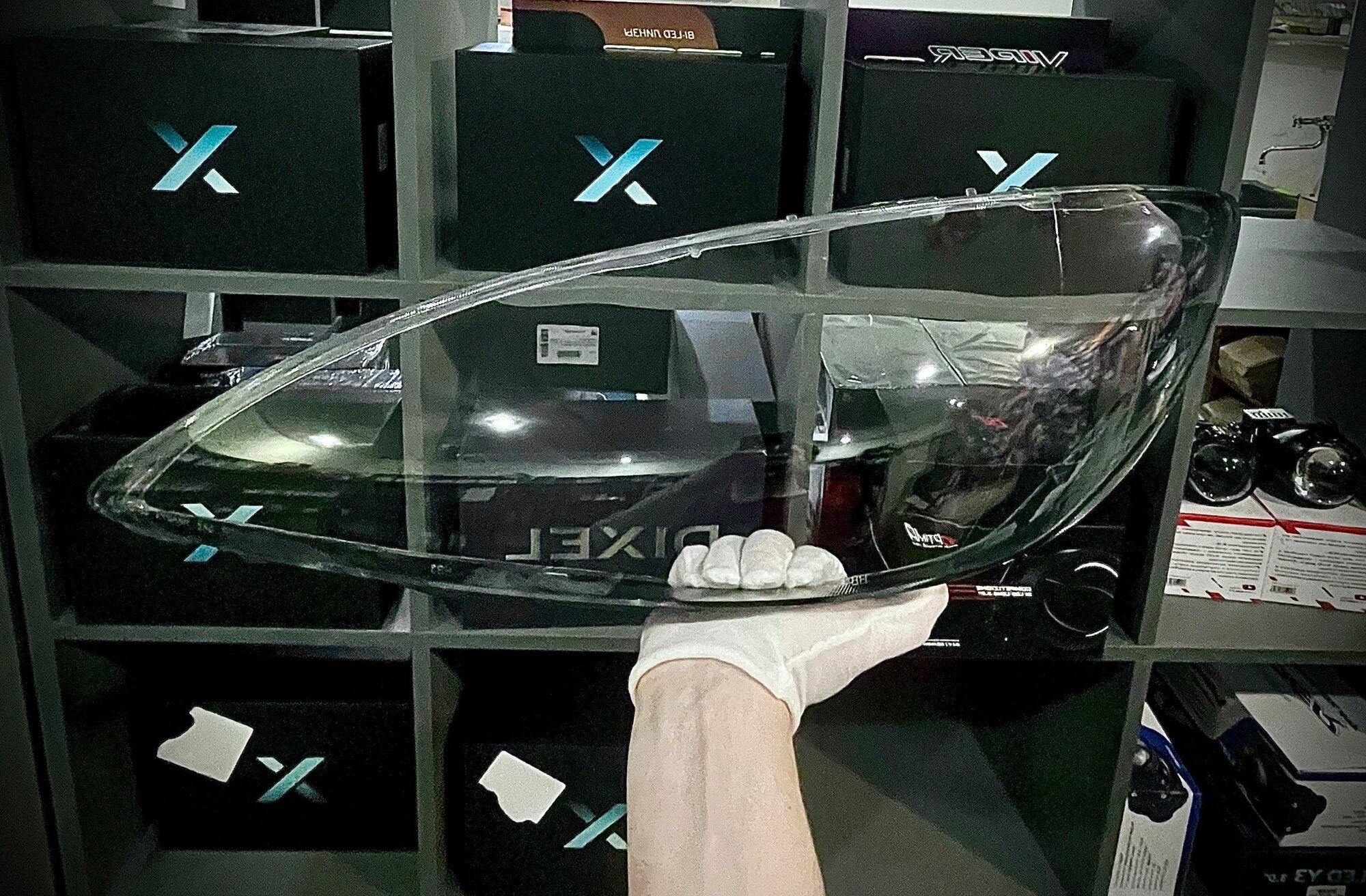 Стекло фары для Toyota Camry XV30 2004 - 2006 (левое)