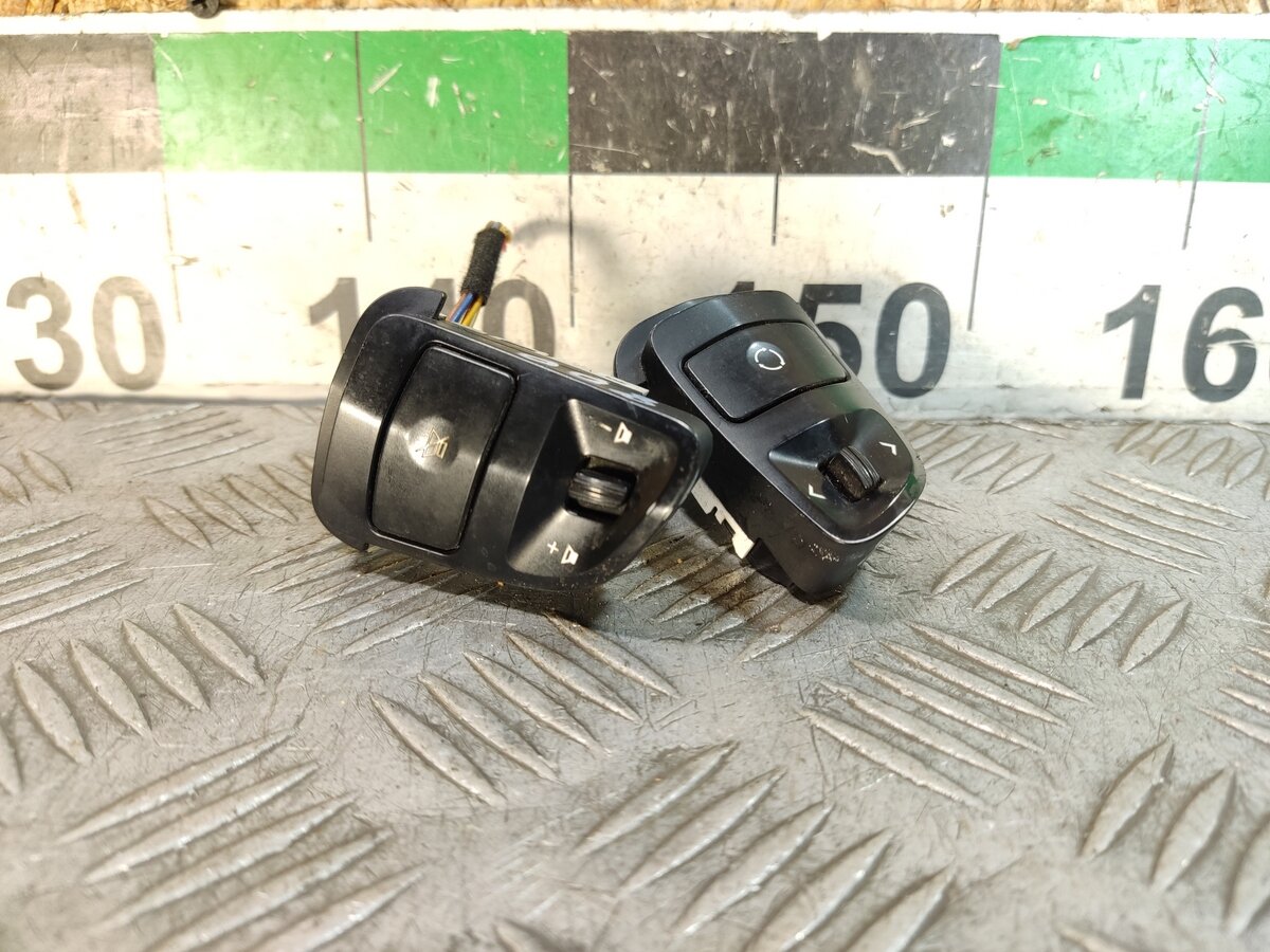 Кнопки руля KIA Ceed 2007-2012 967201H200