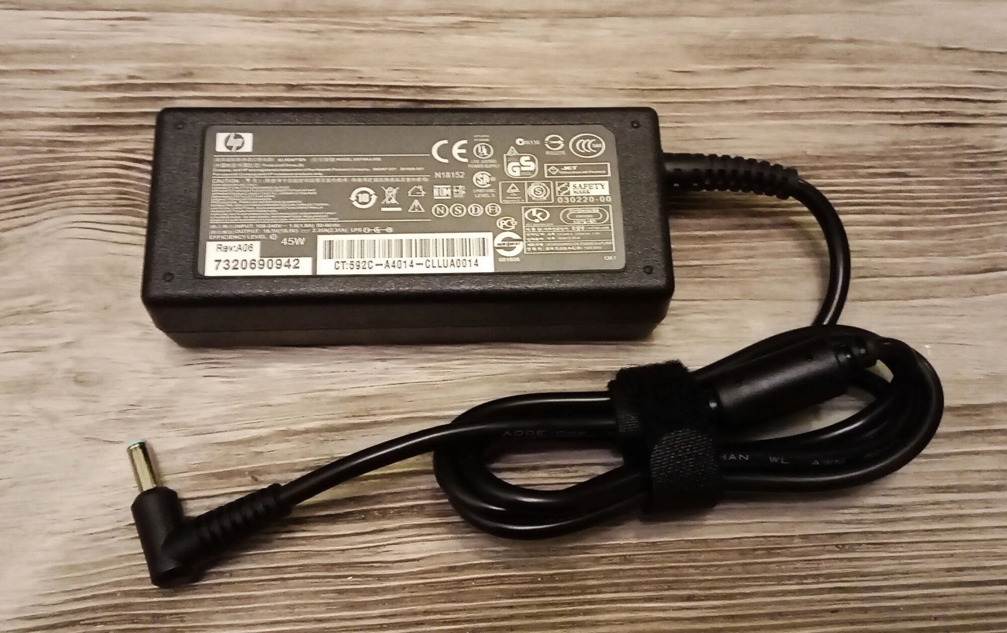 Блок питания для ноутбука HP 2.31A 19.5V 45W: зарядка HSTNN-LA35, AL45HP03, HSTNN-LA40, HSTNN-AA40