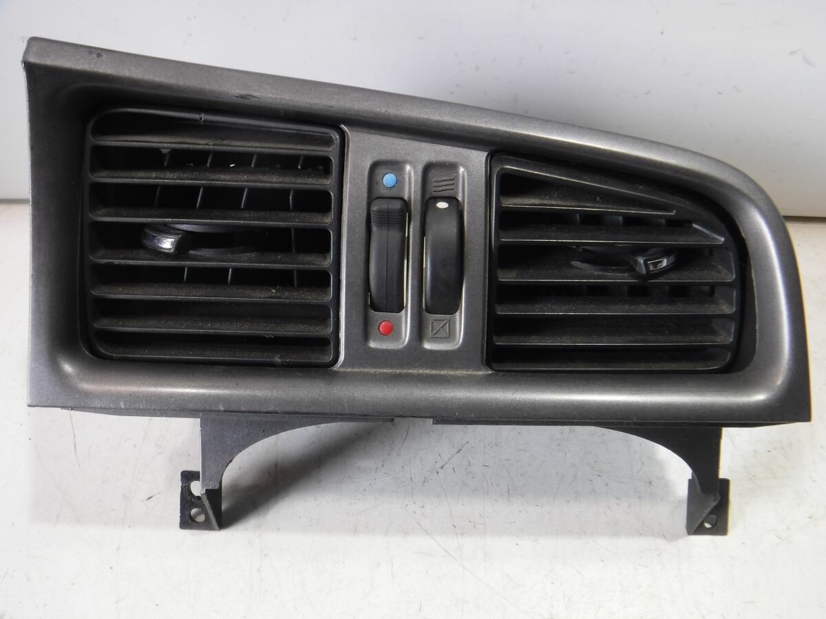 Дефлектор Nissan Primera P11 рестайлинг (1999—2002) 687512F900