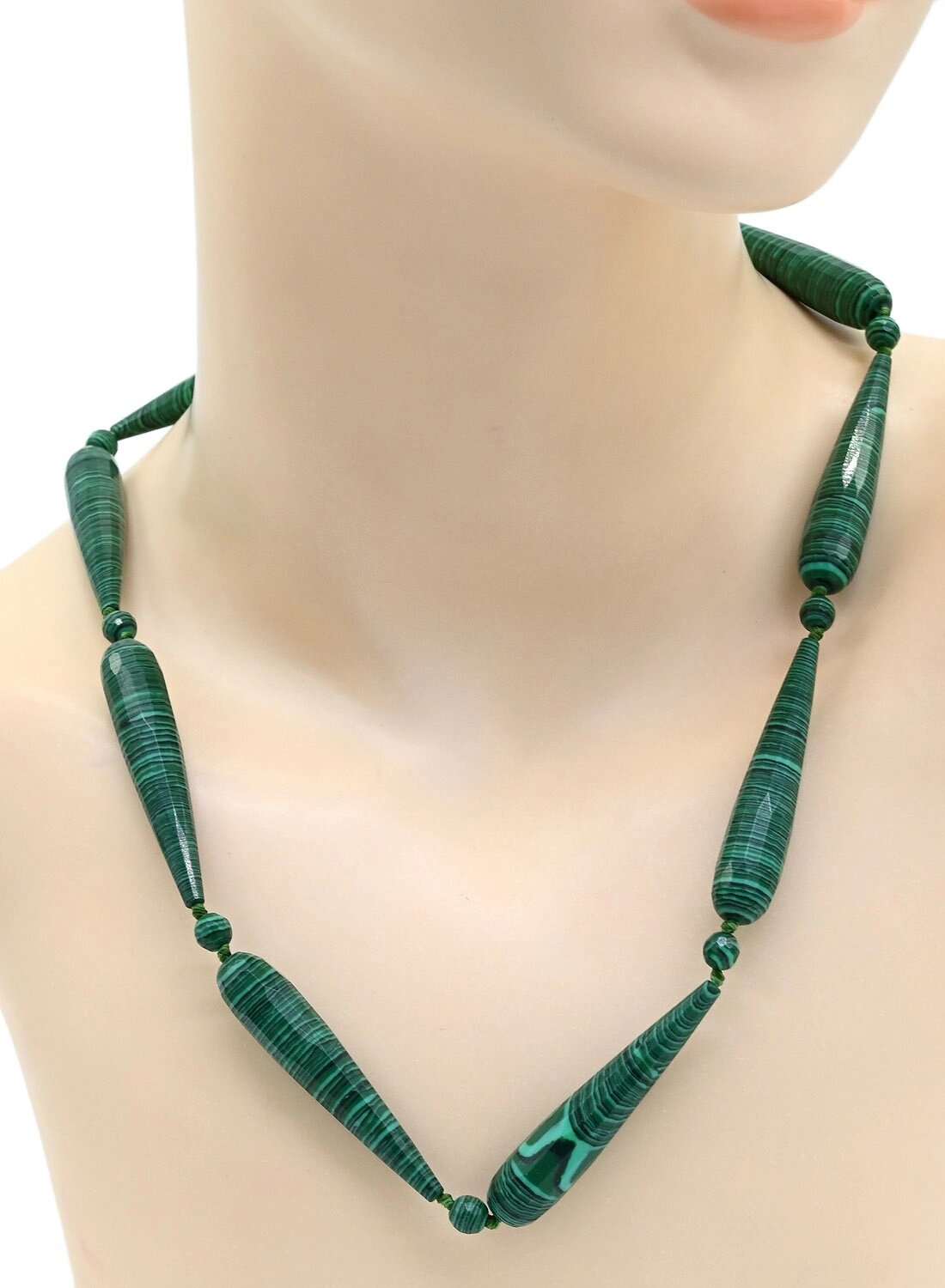 Бусы, малахит синтетический