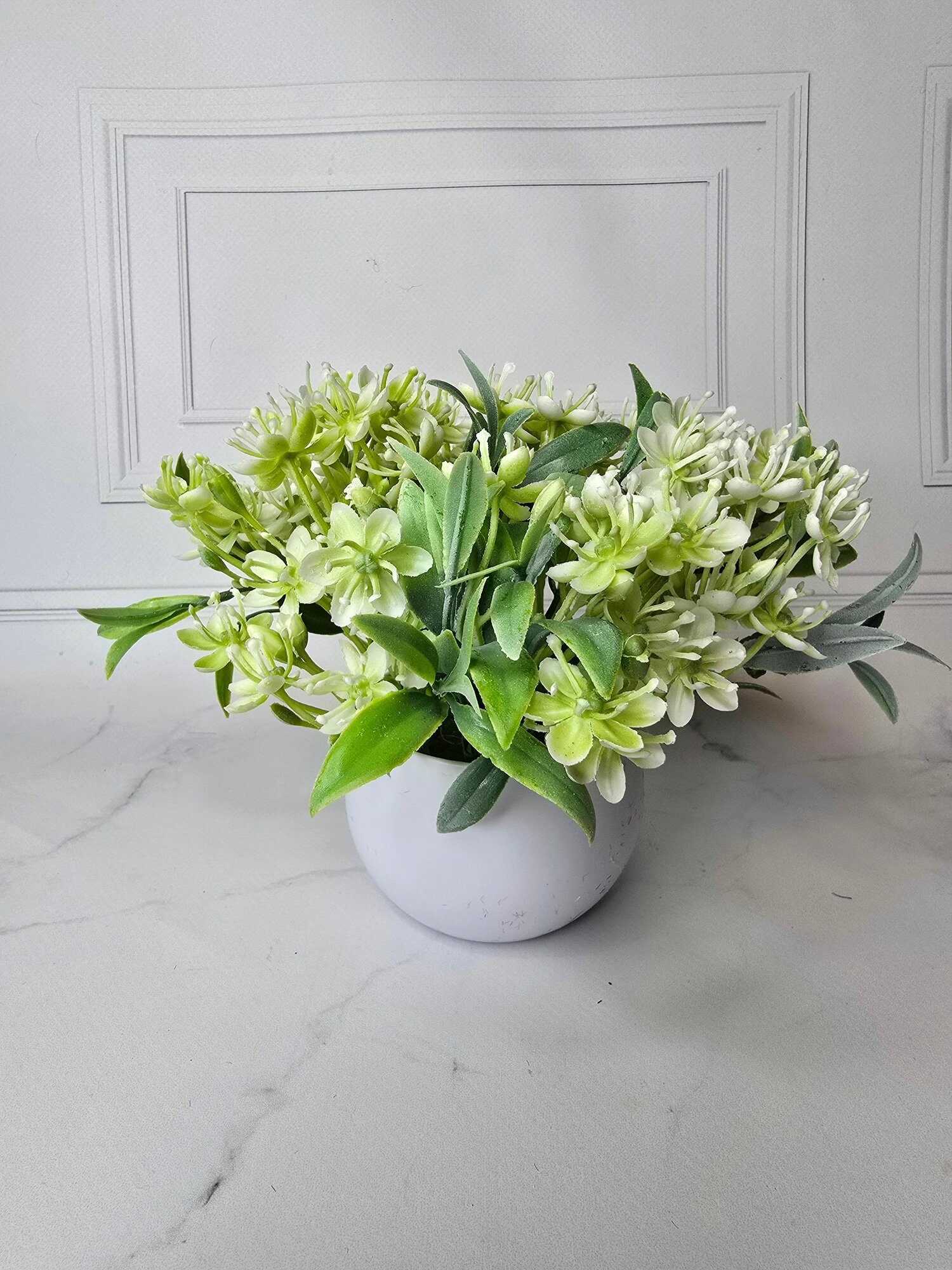 Искусственное растение Holodilova, цветущие, в горшке, высота 17см