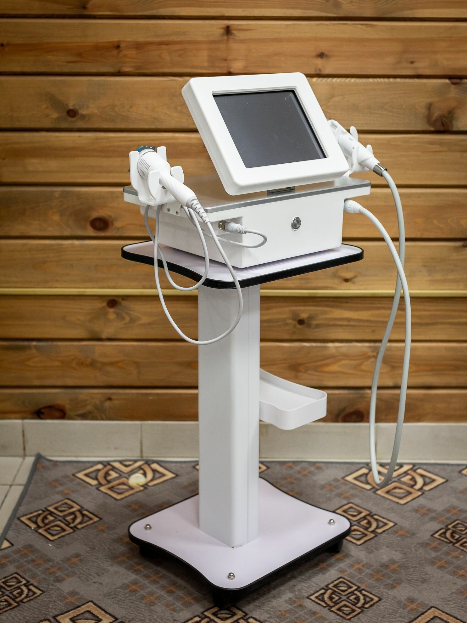 Аппарат микроигольчатого РФ лифтинга с вакуумом, золотым напылением игл и криотерапия SA-A2-1 (2в1)