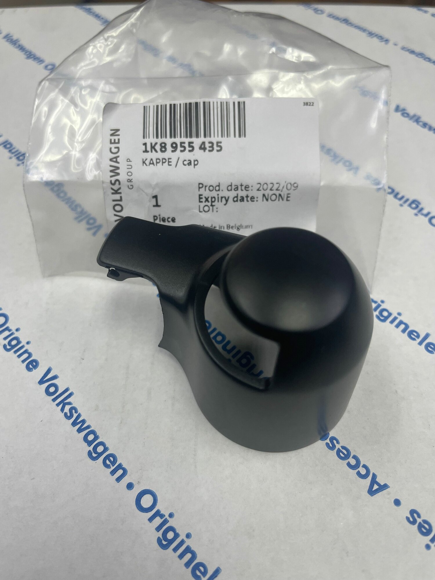 1K8955435 VAG Крышка поводка стеклоочистителя заднего для SKODA YETI (2009>)