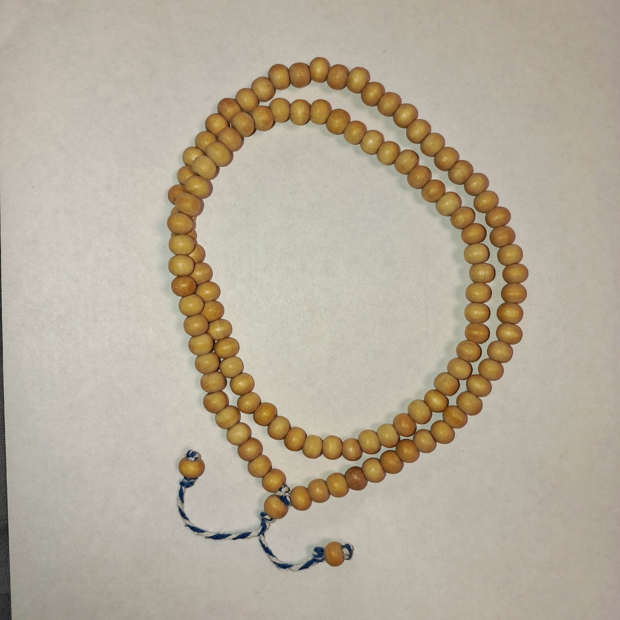 Четки, деревянные, буддийские, 108 бусин, диаметр 8 мм, слоновый оттенок