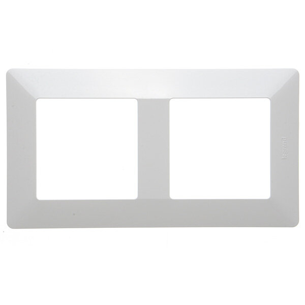 Рамка-2 Valena Life 754002 универсальная белая Legrand (2 шт. в комплекте)