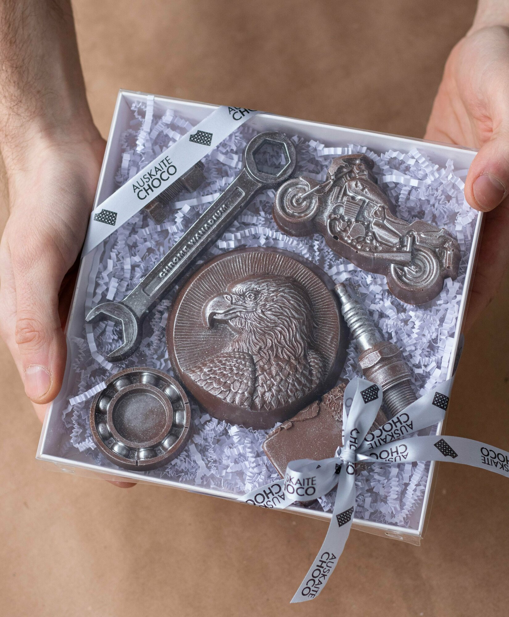 Фигурный шоколад "Мотоцикл Харлей", подарок для мотоциклиста из бельгийского молочного шоколада