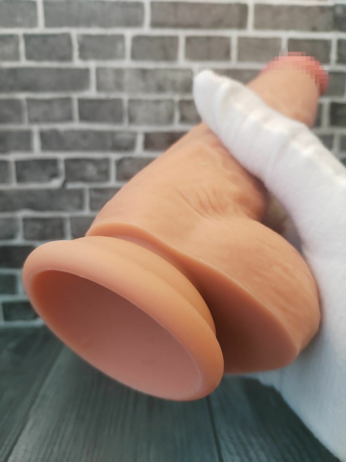 Шикарный фаллос на присоске 21 см диаметр 5, см