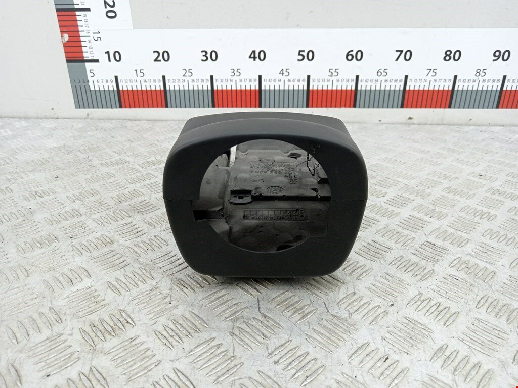 Кожух рулевой колонки Volkswagen Passat 6 3C0858560D арт. 1972891