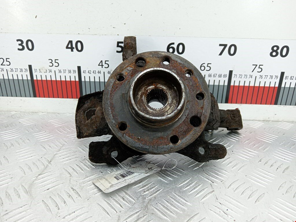 Ступица (кулак цапфа) передняя правая Opel Astra H 13156042 арт. 1887425