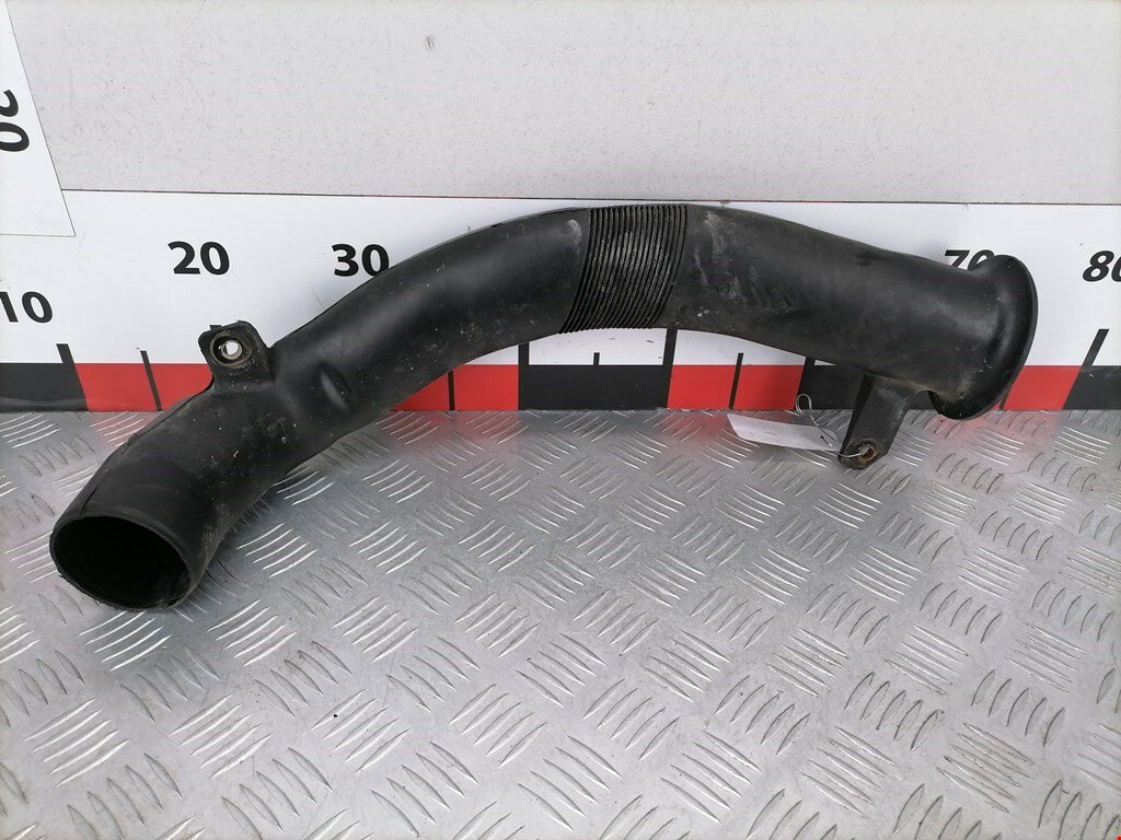 Патрубок воздушного фильтра (гофра инжектора) Opel Omega B арт. 1704858