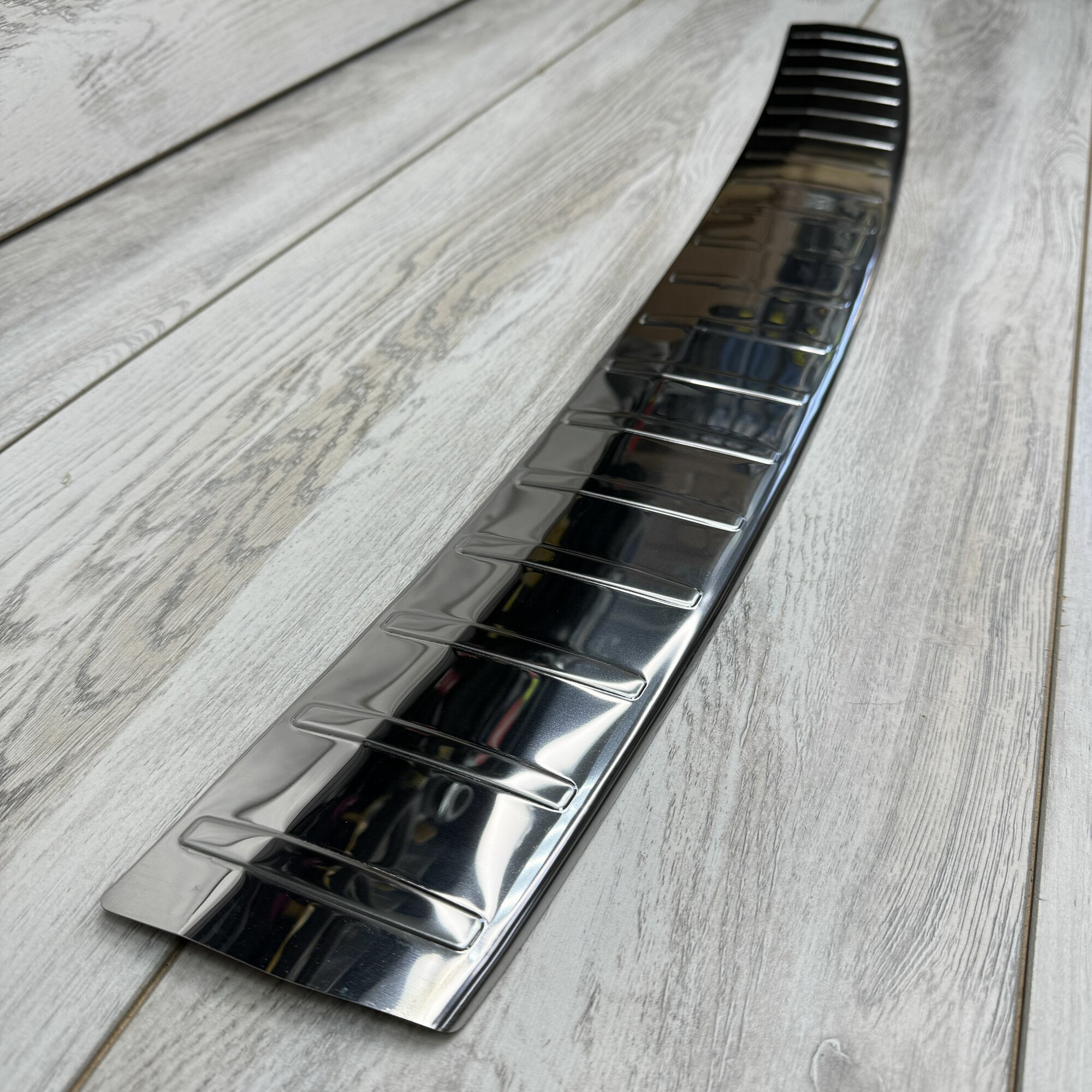 Накладка на задний бампер для Lada Granta универсал (Лада Гранта )