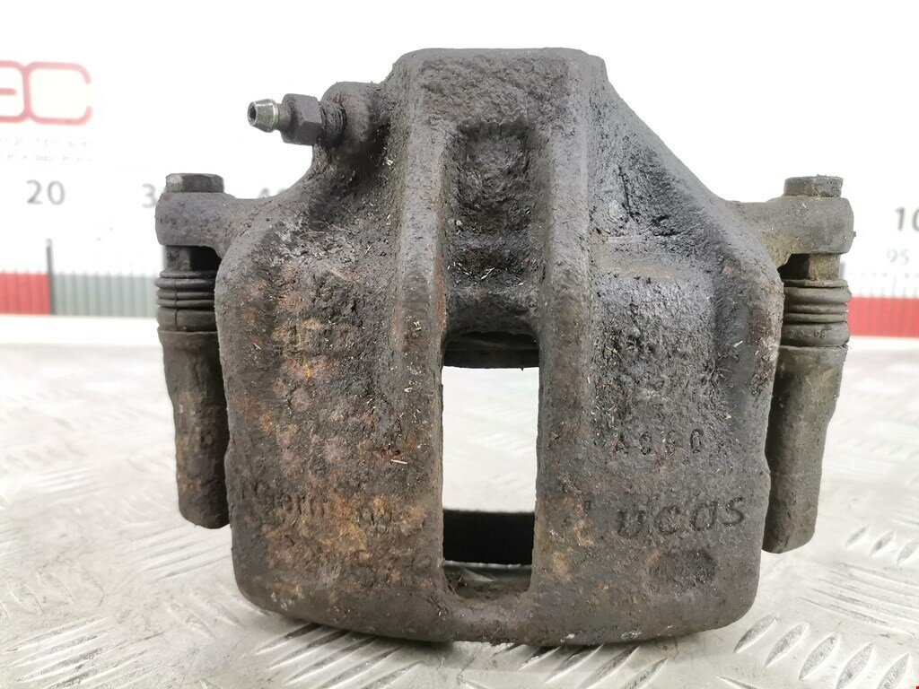 Суппорт передний левый Volkswagen Passat 5 8E0615123D арт. 1549099