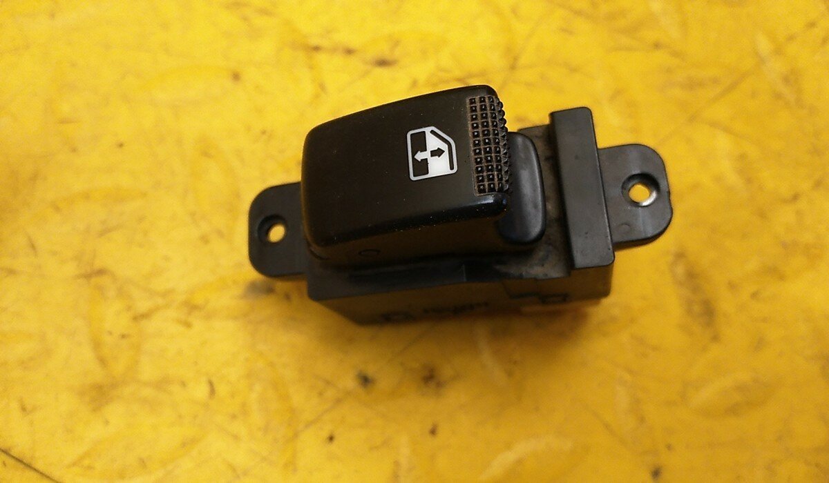 Кнопка стеклоподъемника Cerato I KIA 621W03620