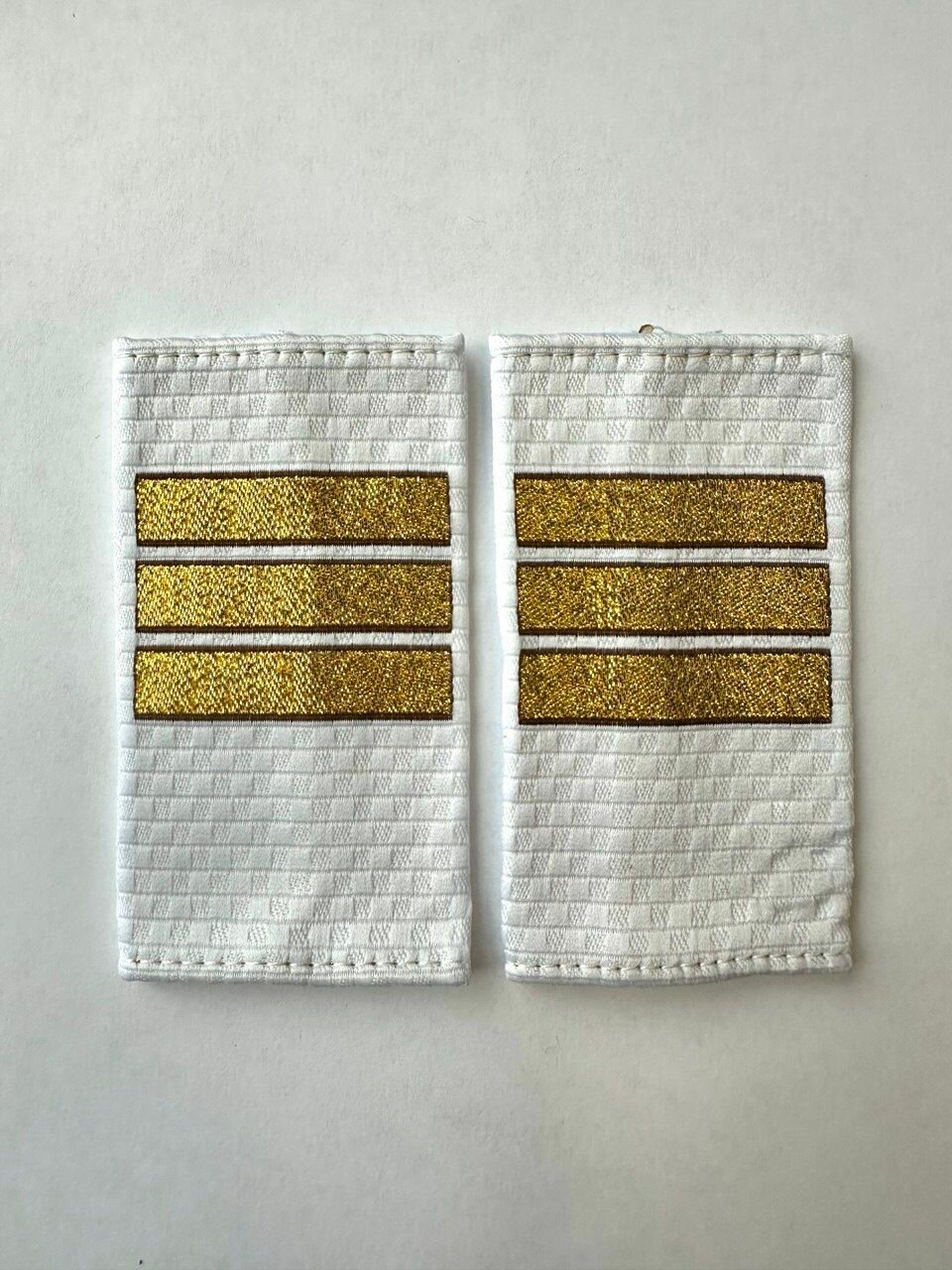 Фальш погоны Полиции нового образца белые звание Сержант 9х5 см