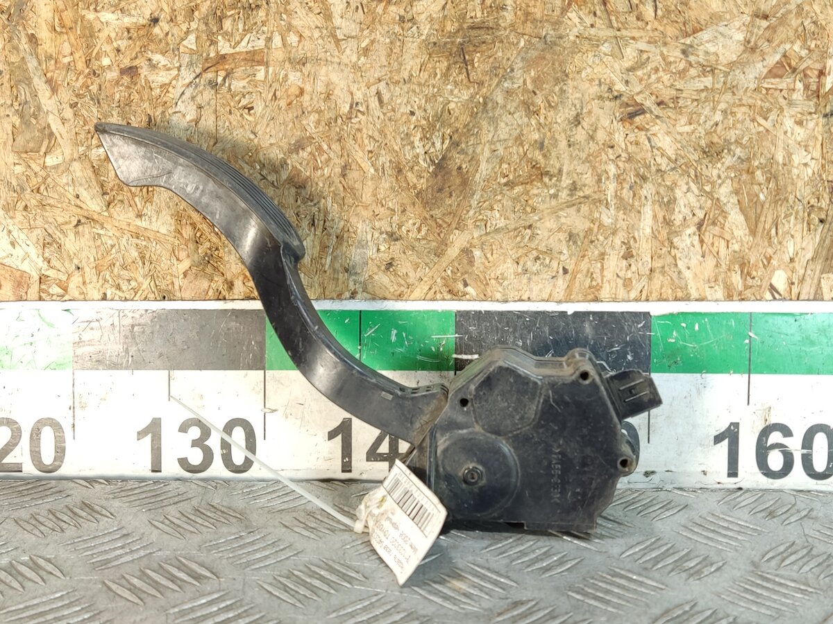 Педаль газа TOYOTA Camry v40 7811033020