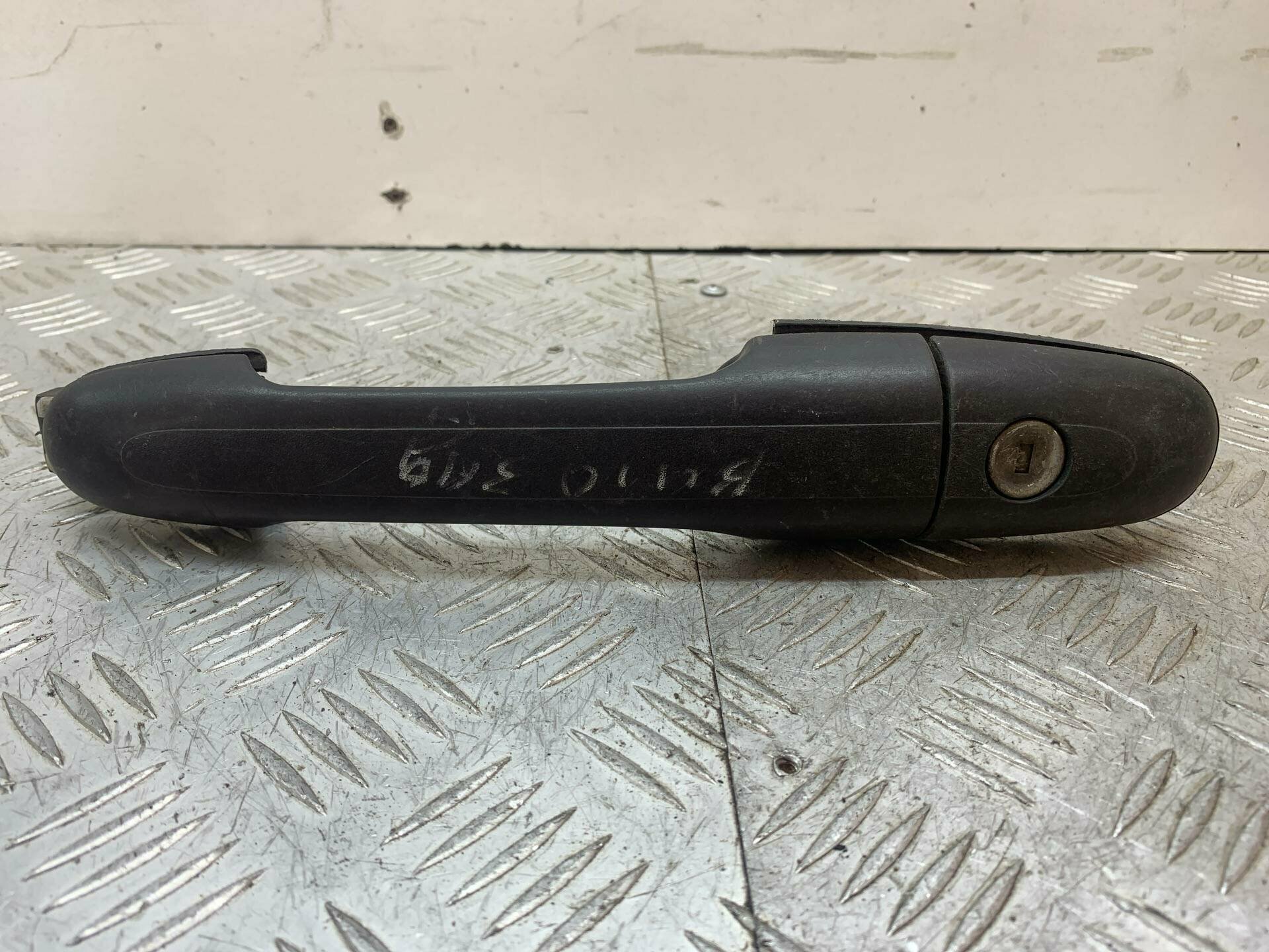 Ручка наружная распашной двери правая Mercedes-Benz Vito W639 (2003 - 2010)