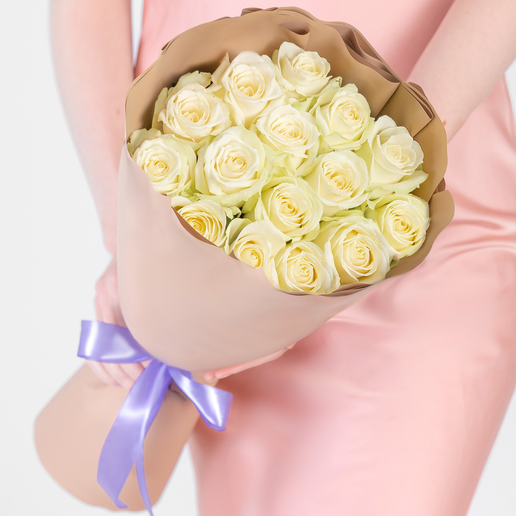 Букет Мегацвет24 "Аваланж", 15 белых роз, высота 40см, дизайнерская упаковка