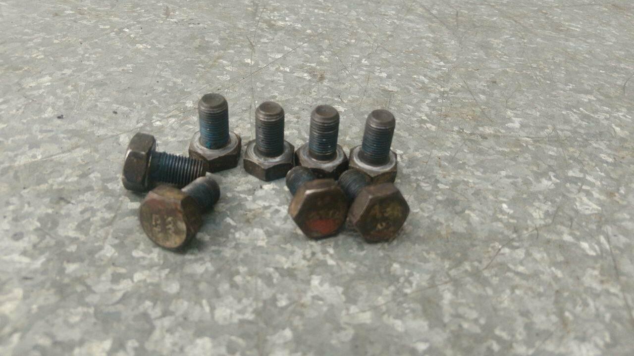 Болт Chrysler Sebring 2 (2000 - 2003)